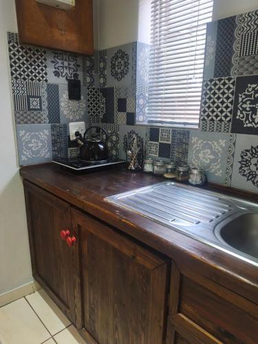 Peaceful Private Secure Bachelor Flat - Pretoria