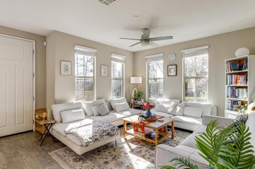 Central Sd Hub! 2br W/ Home Office, Community Pool - Del Mar, CA