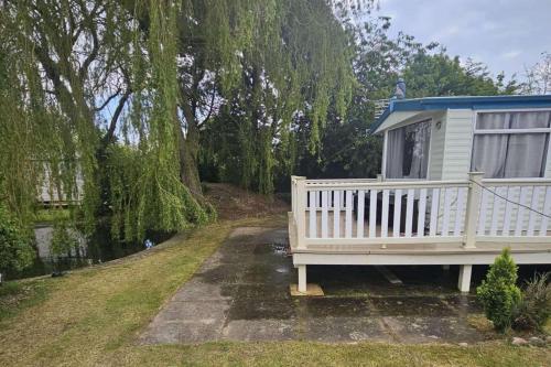 Caravan - Sleeps 6 - Pets Ok - Parking - Skegness
