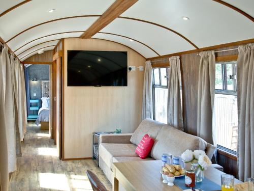 Brunel Boutique Railway Carriage 2 - Dawlish Warren