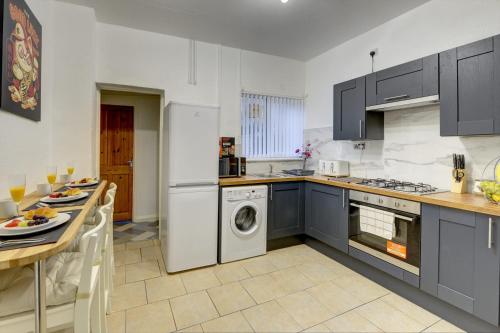 Cosy 2 Bedroom 4 Beds With Parking And Near City Centre - Coventry
