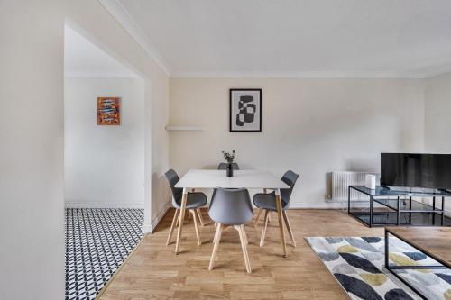 Oxford 2 Bed Apartment Inc. Parking & Balcony - Pass The Keys - Oxford