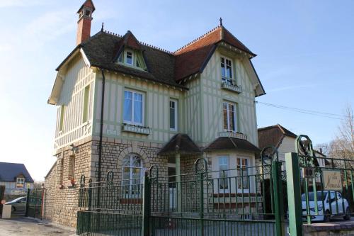 Villa Normande Large House With Private Parking - Bayeux