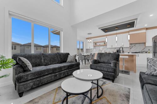 4 Bedrooms Brand New Luxury Home Close To Amenity - Leduc