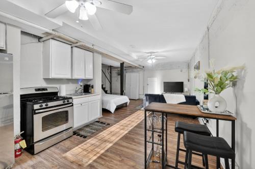 Cozy Baltimore Studio Apts - Parkville, MD