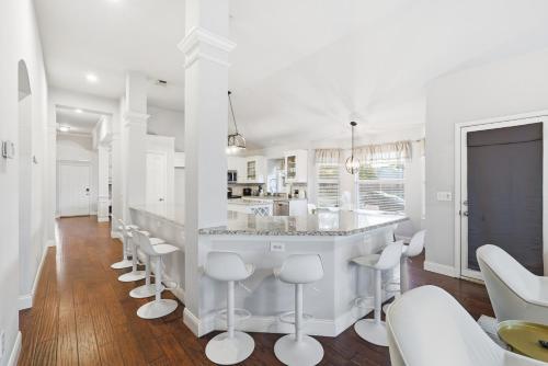 Lux Cozy 5b2b Home For Families - Plano, TX