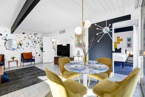 Ocotillo Art Bungalow - Palm Springs, CA