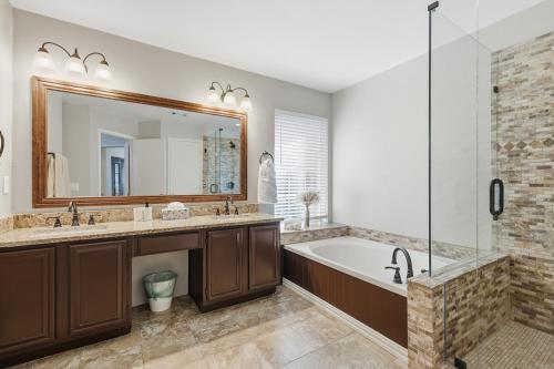 Luxe 3b 5b Cozy Spacious Home 5-star Stay In Frisco - Frisco, TX