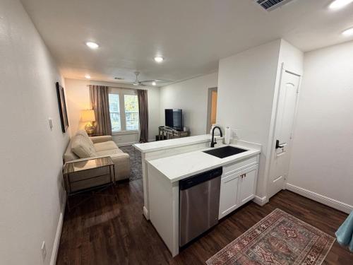 Quiet Private 1br Apartment 10 Mins To Med Center - Houston, TX