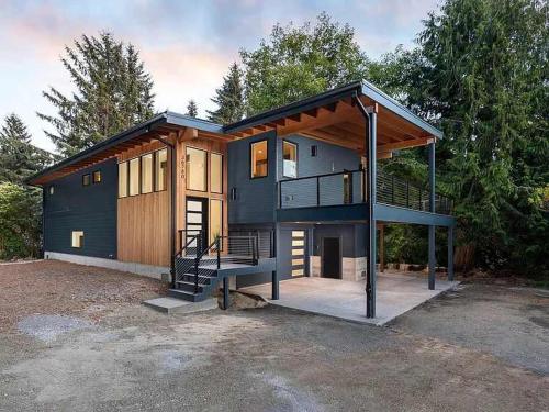 Whispering Waters Retreat - Cloverdale, OR