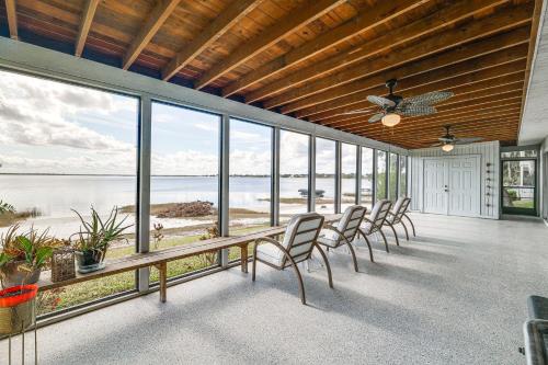 Water Access + Beach Area: Crooked Lake Escape - Lake Wales, FL