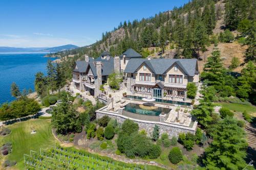 Chateau Okanagan - British Columbia