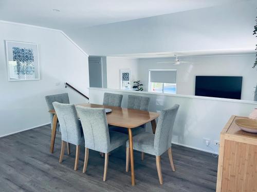 Renovated & Spacious, Homely - 5km To Cbr Hospital - Canberra
