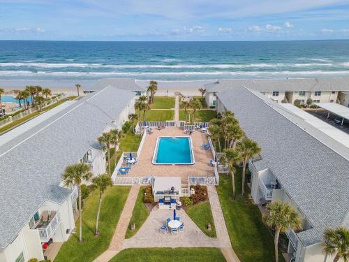 Colony Beach Club 121 - New Smyrna Beach, FL