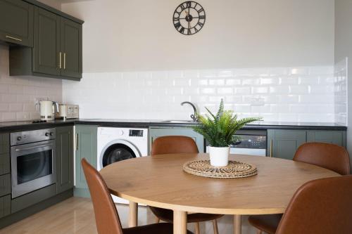Stay By The Sea Salthill - Entire Apartment - Galway