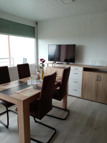 Schones, Modernes Appartement Mit Balkon Und Indoorpool - Friedrichshafen