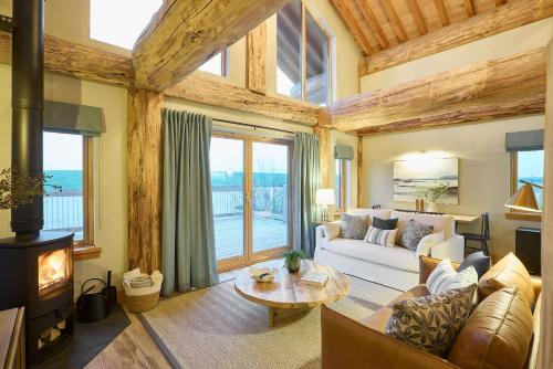 Host & Stay | Cabin On The Loch - Northumberland