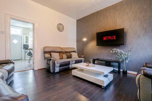 Westfield House, 2br Sleeps 6, Oldham - Oldham