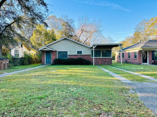 Private Room No Shared Spaces Hwy 90 I65 - Mobile, AL