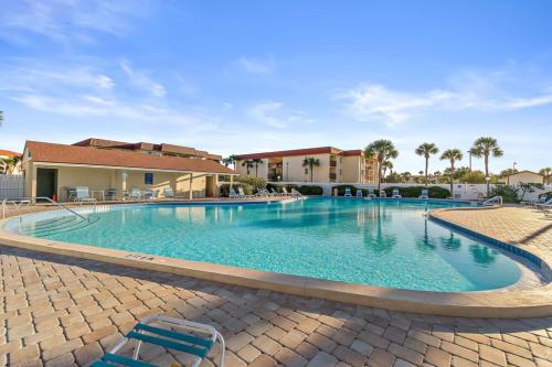 Sunny Ground-floor Condo W/private Patio, W/d, On-site Pools, Tennis Court, Bbq - St. Augustine, FL