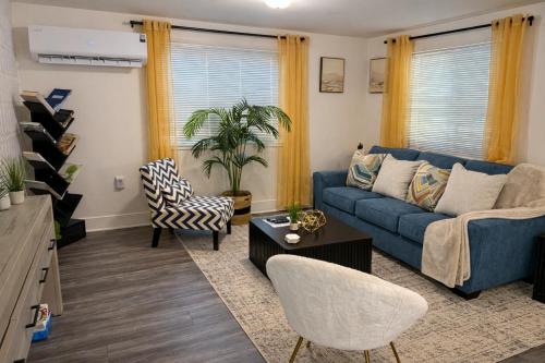 King Suite And Sofa Bed Fast Wi-fi Easy Dc Access - Forestville, MD