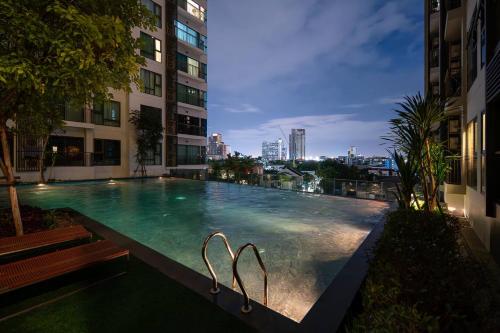5min To Metro Kitchen Netflix Pool Gym -City View - Bangkok