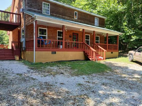 The Bunkhouse - 3 Br, 2 Ba Deluxe Cabin - The Cove, Louisa