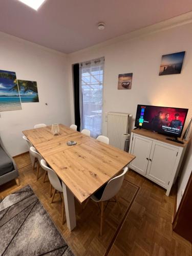 Grosses Apartment Aschaffenburg 4 Schlafzimmer Fur Bis Zu 11 Gaste Aschaffapartment Mainaschaff - Aschaffenburg