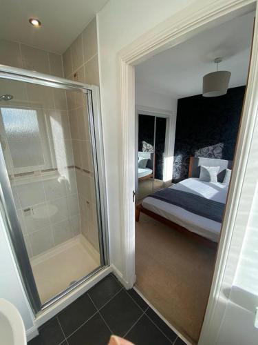 One Double En-suite Room At Seaside Flat - Aberdeen