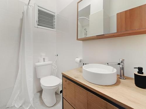 Hayarden Vibe - 1 Bedroom With Balcony By Vacay - Tel Aviv-Yafo