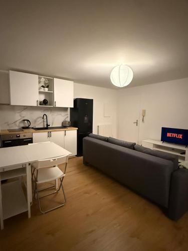 Train Station 10 Min Close To Paris And Disney University - Champs-sur-Marne
