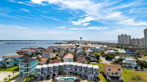 Flamingo Cottage, Has Pool, Near Beach, Great Value - Navarre Beach, FL