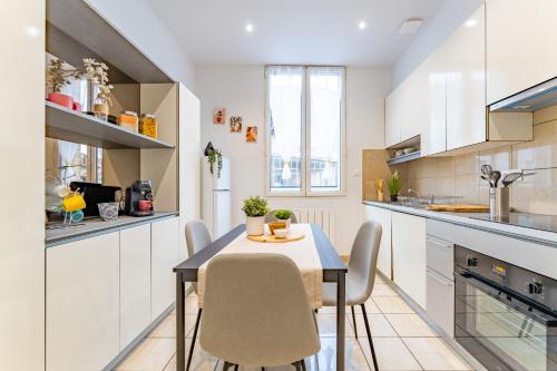 Logis Marybail, Elegant Appartement Avec Terrasse Dans Immeuble Art Deco, Pres De La Gare Et Du Cent - Montauban