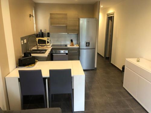 Appartement T2 47m2 Avec Parking Et Balcon - Aix-les-Bains