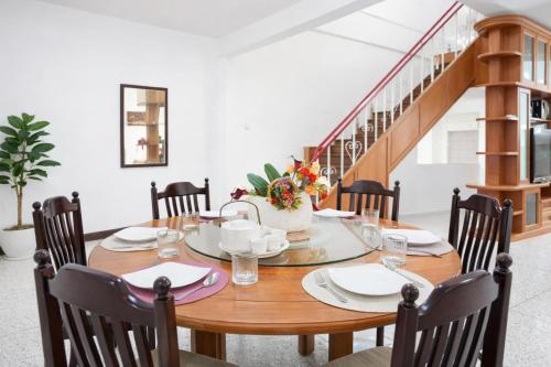 Entire Home | 5br, 4ba - Sleeps 16 - Bangkok