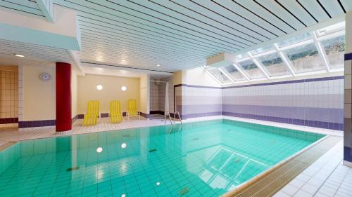 Strandnahe Fewo Mit Schwimmbad Im Haus, A Cappella 15, Binz - Binz