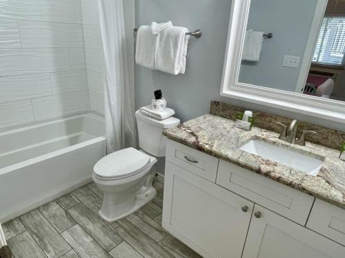Beachgate Condo Suites And Hotel 218 Condo - Port Aransas, TX