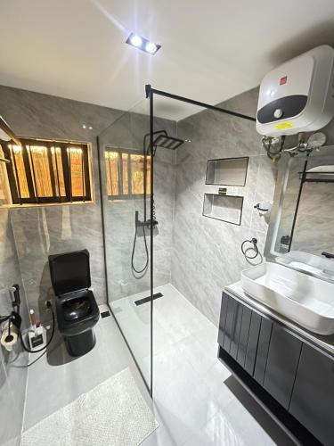 Rare Luxury 2bed Guest House With Private Garden Close To Airport - Lagos