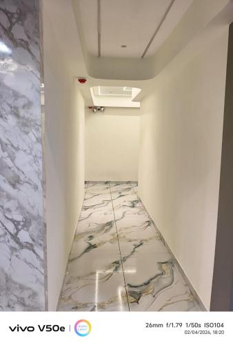 Hotel 7 Cr - Ahmedabad