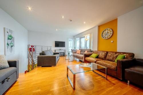 Weston's Penthouse Sleep 10, 8 Beds Free Parking - 愛丁堡