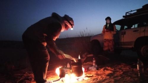 Bivouac,camping ,Nuit Dans Le Desert En Dromadaires A Sahara Douz Tunisie - Douz