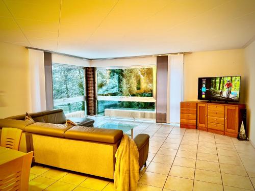 130 Qm Apartment Mit Garten Und Stellplatz - Saarbrücken