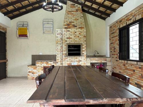 Casa Pe Na Areia A 50 Metros Da Praia - Itapoá