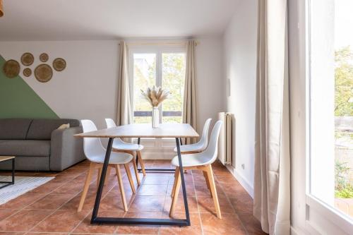 L'oasis - Duplex - Parking Prive Gratuit - Terrasse Privee - 10mn Rerd-t12 - 2 Bedrooms - De 1 A 6 P - Évry
