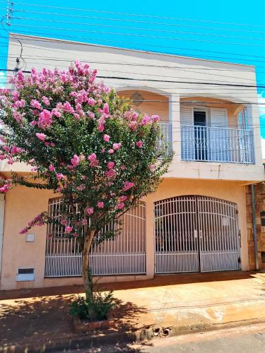 Casa De Mae Quarto Triplo Com Banheiro Ao Lado - Jaú