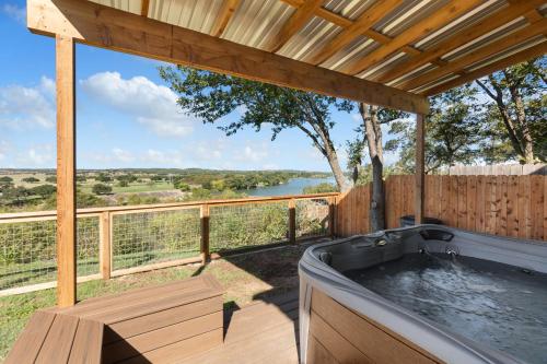 Guadalupe Bluff Farmhouse - Kerrville, TX