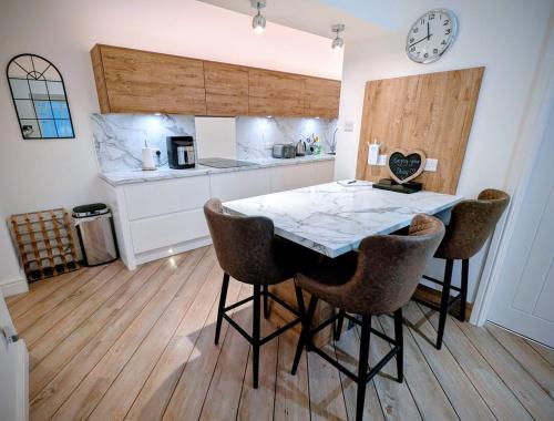 2 Bedroom Unique Converted Constabulary - Nantwich