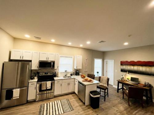 The Penthouse At Park Place King Bed Fast Wifi And Free Coffee - Wilmington, DE