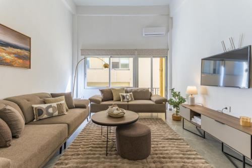 Calla 1-br Apt & Balcony At Maison Des Muses In Gemmayzeh - Beirut