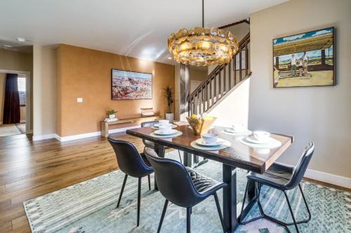 Modern Flagstaff Retreat W/ Fire Pit & Ev Charger! - Flagstaff, AZ